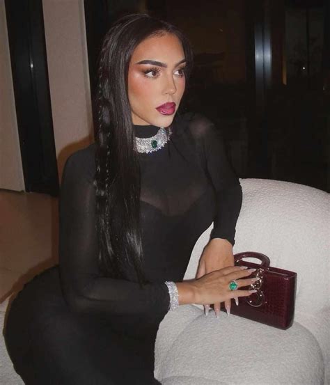 أحدث ظهور لـ جورجينا رودريجيز بعد إثارة الجدل شاهد إطلالته مصراوى