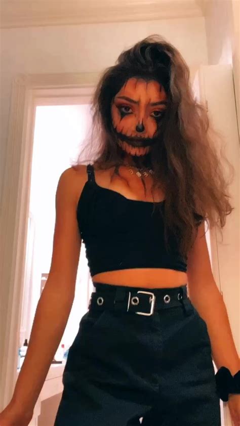 Pin By Natalee On Halloween Clown Makeup Cute Halloween Makeup Avanis Outfits