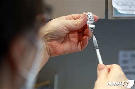 전문가 코로나· 독감 백신 모두 맞자하루에 동시 접종 가능 양쪽 팔에 네이트 뉴스