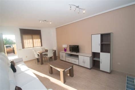 ตัวอย่างแต่งบ้านสวยๆ สไตล์โมเดิร์น กับสีสันสดใสสุดๆ Build Sweet Home