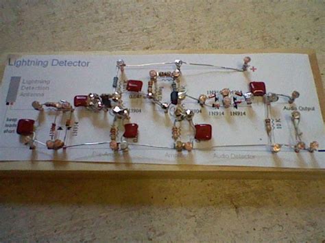 Build A Lightning Detector Lightning Detector Diy Electronics Lightning