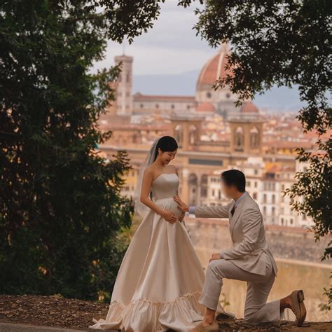 혼전임신 랄랄 ♥11세 연상 남편과 달달 입맞춤 팔짱…결혼사진 공개 나무뉴스