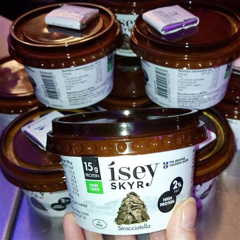 Supersupergirls Food Reviews Isey Skyr Stracciatella