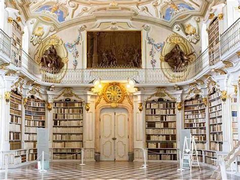 معماری حیرت‌انگیز یکی از زیباترین کتابخانه های جهانعکس