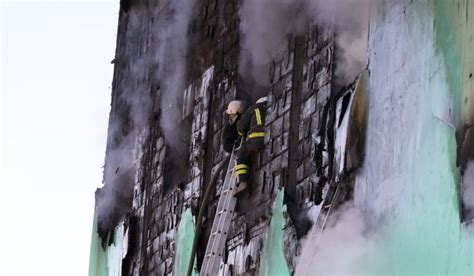 Дүү маань тэтгэвэрт гарах хүсэлтээ удаа дараа өгсөн ч хүлээж аваагүй