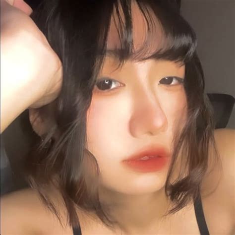感覺長大了很難溝通 尤其生女孩還會因為覺得男朋友對自己比較好然後狠心對父母烙狠話