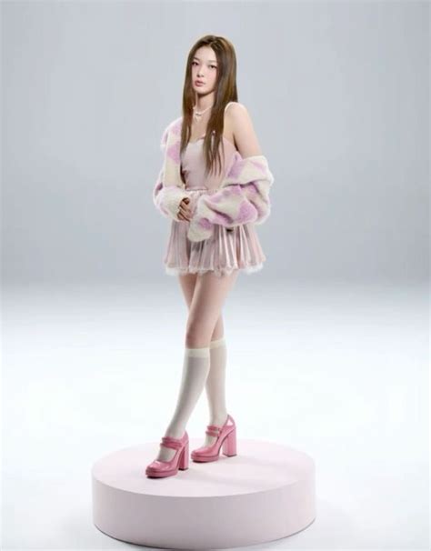 Yoonchae Jeung ♡ Kpop Female Pose Reference Kpop Stage Outfits