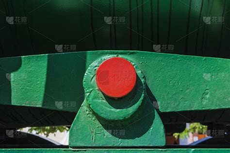红色和绿色