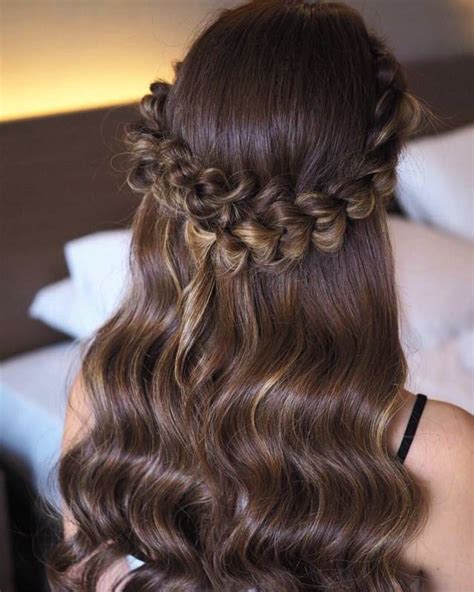 ทำตามได้ง่ายๆ 40 ทรงผม สวยสง่าไปออกงาน เป๊ะจนผู้ชายต้องเหลียวหลังมอง