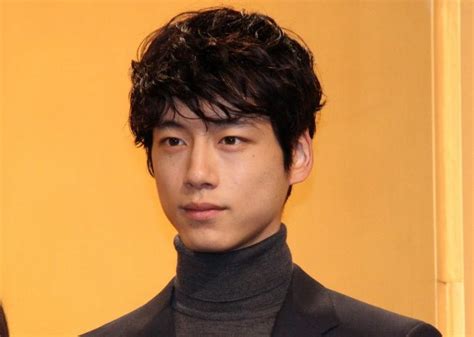 坂口健太郎の髪型を紹介！ショートのセット法も解説！ 男の髪型特集