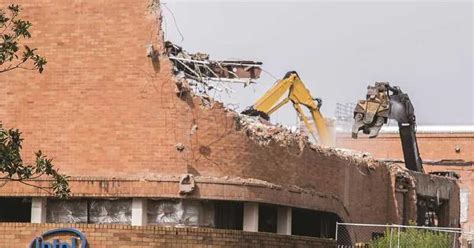 Demolition Continues On Intels Fab 4 Aloha Campus News