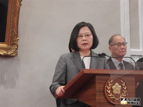 台薩斷交！李富城一張圖揭露小英「笑開懷」 網友譙爆 政治快訊 要聞 Nownews今日新聞