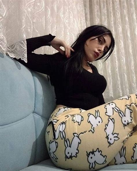 Trabzonlu Dilan Dere Paylaşımlarıyla Sosyal Medyayı Sallıyor