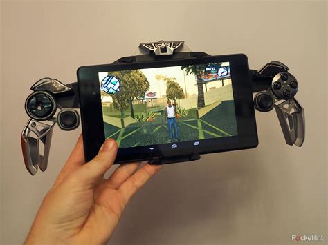 Mad Catz Lynx 9 Mobile Gaming Controller Is As Cool And Complex As