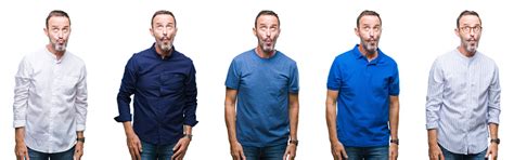 잘생긴 수석 노인의 우아한 사업가 서의 콜라주 배경 만드는 물고기 얼굴 입술 고 우 스 꽝 스러운 제스처와 격리 재미 있는 식입니다 한 명의 남자만에 대한 스톡 사진 및