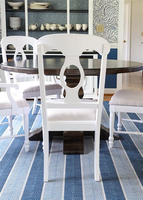 Dining Room With Rug Under Table
