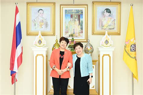 ผอ ศูนย์บริการเครื่องจักรกลการเกษตรกว่างซีเข้าพบหารือกงสุลใหญ่ ณ นคร