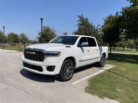 Ram 1500 Laramie Testamos A Gigante Biturbo No Texas