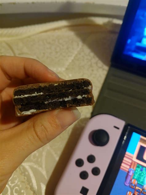 Oreo With Extra Cookie Layer R Mildlyinteresting