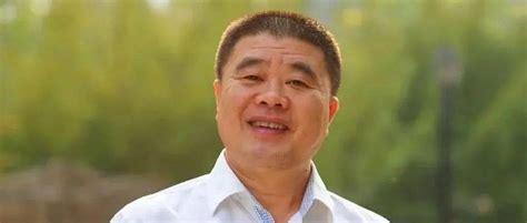 田湘：小草不是风的奴仆 ‖ 《一首》文摘广西诗歌