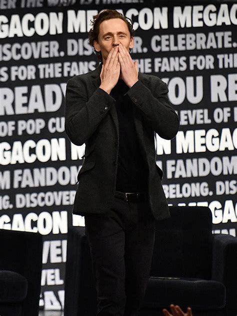 Tom Hiddleston Qanda Session Megacon Orlando 2024 February 04 2024 Orlando Florida