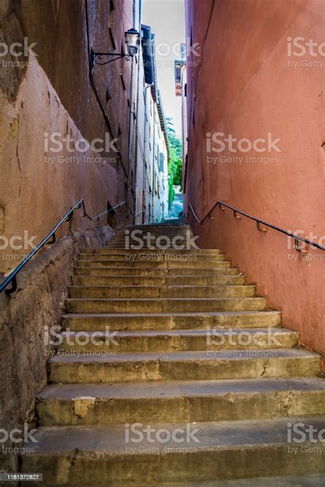 포르비에르 에스플러네이드 리옹 프랑스로 이어지는 계단 0명에 대한 스톡 사진 및 기타 이미지 0명 2019년 6월 Istock