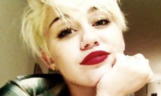 Miley Cyrus Tweets Incessantly Photos Of Herself Daily Mail Online