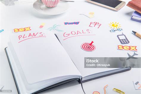 작업 장소에 대 한 작업의 다른 아이콘 사이에서 목표와 계획 개인 계획 구성 도우미에서 대상 아이콘에 화살표도 압정 일상 생활에서 계획 및 목표 성과의 개념 0명에 대한