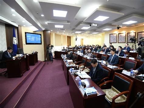 Зөрчил гаргасан жолоочид сануулах арга хэмжээ авахаар тусгажээ