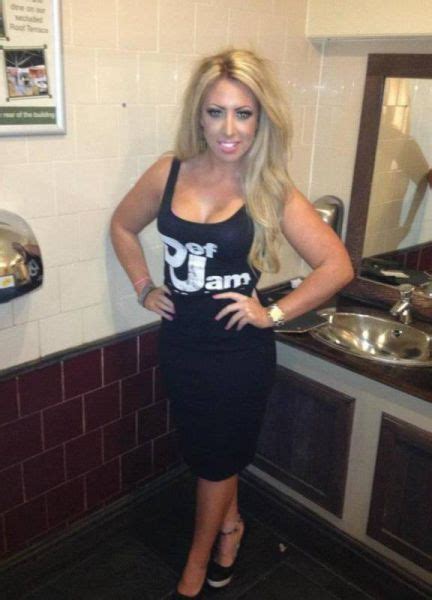 Chubby Girl Transforms Herself Into Bikini Model 14 Pics