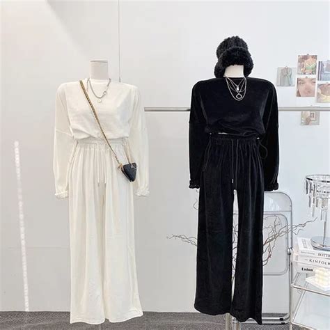 이거존예꾸안꾸룩 터치 벨벳 벨로아 스트링 맨투맨 2color 이프유마인