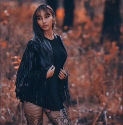 Ө Банзан гитар 🎸 хайрын дуутай тэр намар эргэж ирэхгүй хөвөнтэй