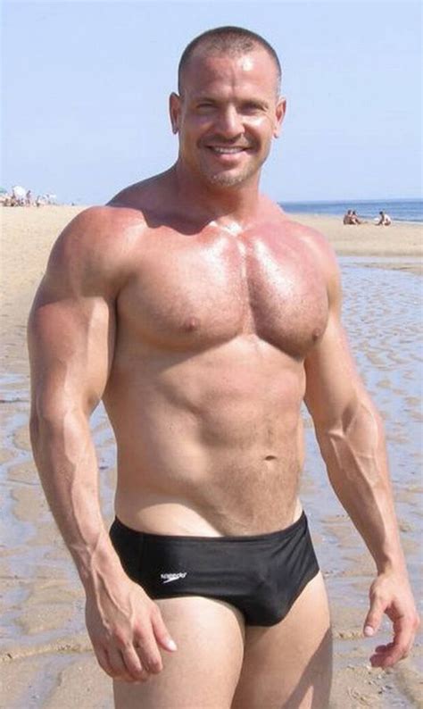 Muscle Hunk Beach Phnix