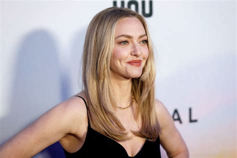 Amanda Seyfried Is Unrecognizable With Choppy Micro Bangs