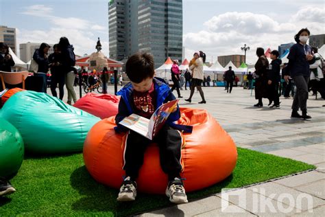 ФОТО “Илүү их уншъя” уриатай номын баяр Төв талбайд гурав хоног үргэлжилнэ