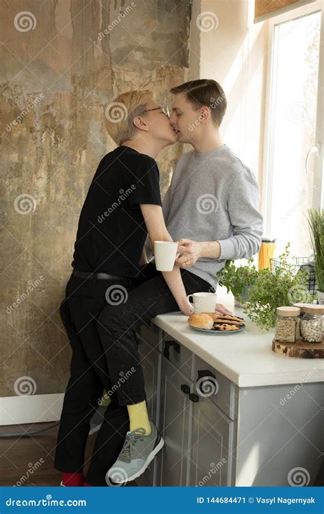 Hot Gay Men Kiss Formsupf