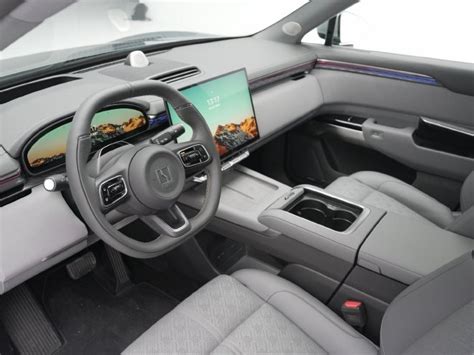 2024成都车展：极氪7x正式亮相并开启预售 新浪汽车