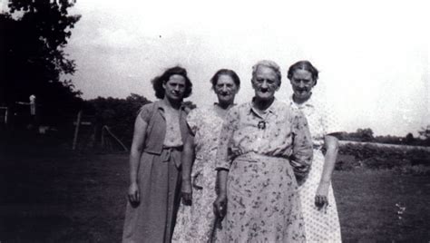 Violet Worley Ida Worley Christine Uhter Worley And Dorothy Idas