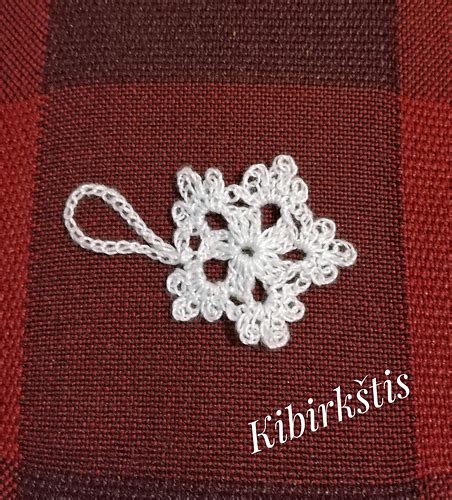 Ravelry 5 Minute Snowflake Pattern By Erangi Udeshika