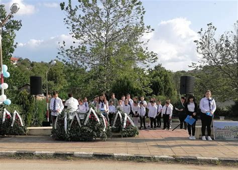 Поклонение в Езерче пред жертвите на т нар възродителен процес Вестник Екип 7