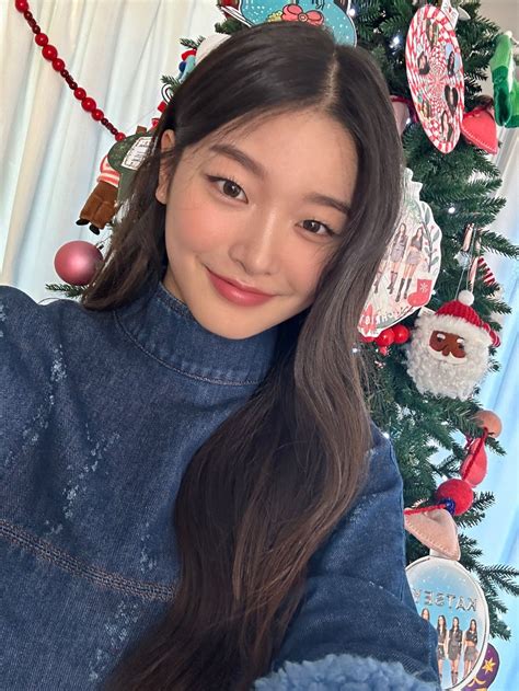 Katseye Community Post Happy Holidays I Miss You So Much Be Safe