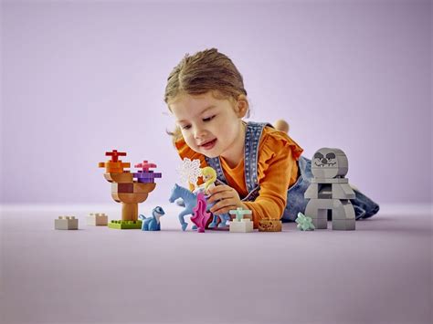 LEGO DUPLO 10418 Эльза и Бруни в зачарованном лесу | playzone.com.ua