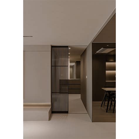 데이원디자인 ⠀ 투명한 유리벽돌을 중심으로 구성된 이 공간은 시선은 흐르되 영역은 분리되는 이상적인 개방감을 구현해냅니다 벽면 뒤 숨은 공간에는 자투리 면적을 활용한