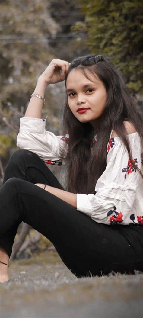 Aarti Chouhan Fashion