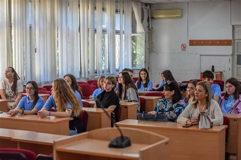 Училиштето „Григор Прличев“ домаќин на ученици од Естонија децата се воодушевени од храната и