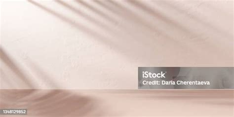 열대 나무 텍스처 제품 디스플레이 모형 미용 제품 프리젠 테이션 및 쇼케이스 배너를위한 최소한의 파스텔 베이지 색 장면과 벽에