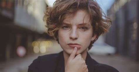 Pixie účes Pro Rok 2025 Podívejte Se Co Je Trendy