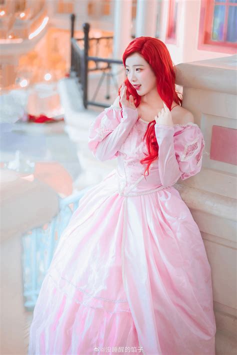 透过窗舷你望着剪影一夜 迪士尼公主小美人鱼爱丽儿没睡醒的馅子 次元小镇