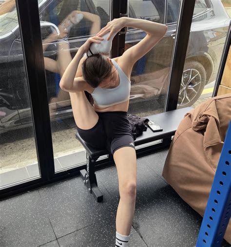 성해은 브라톱 입고 탄탄 복근 자랑… 워너비 몸매 등극 여름 찢었다 [스한★그램]