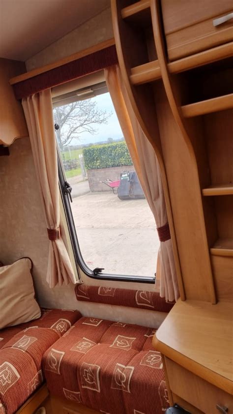 Swift Charisma 565 Caravan 2003